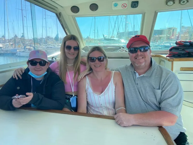 Pescando con Filipa en el Fishing Experience in Algarve (Precios 2026 ...